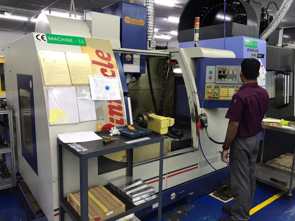 Pinnacle LV 85 with 4th Axis Vertical Machining Center - A.K. Machine ...