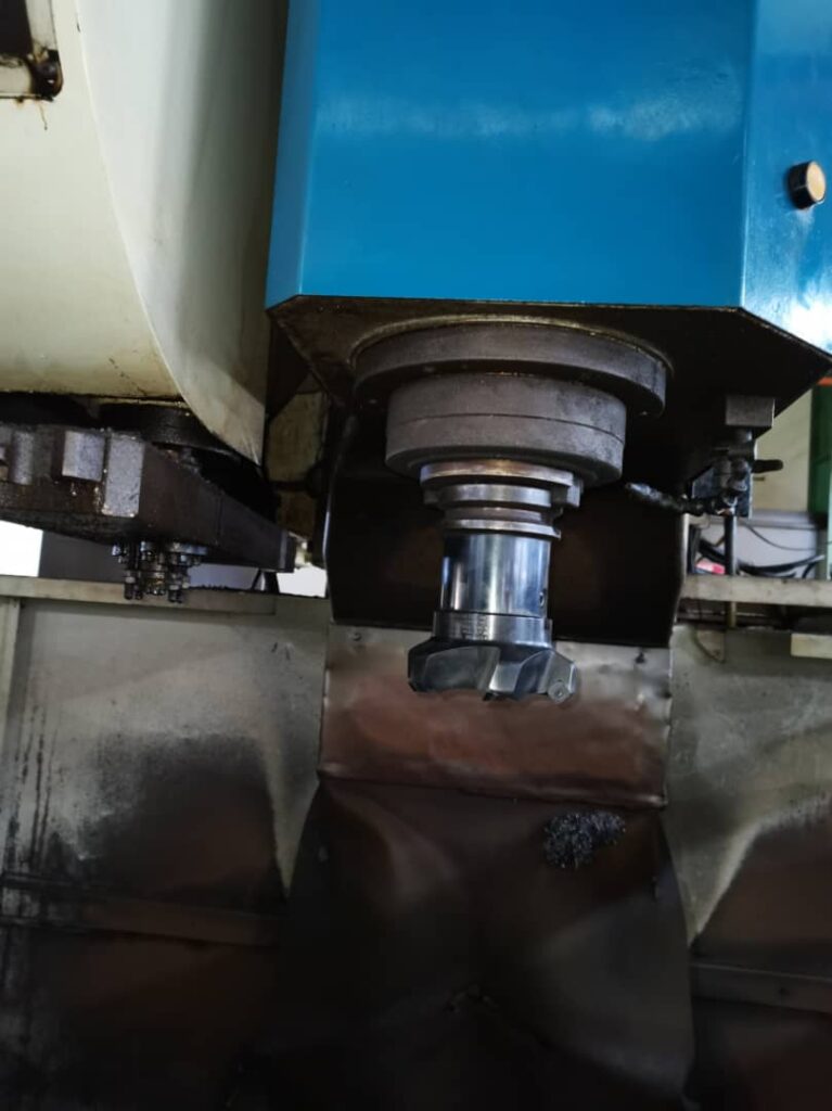 Extron MG32 Vertical Machining Center Machine - A.K. Machine Traders