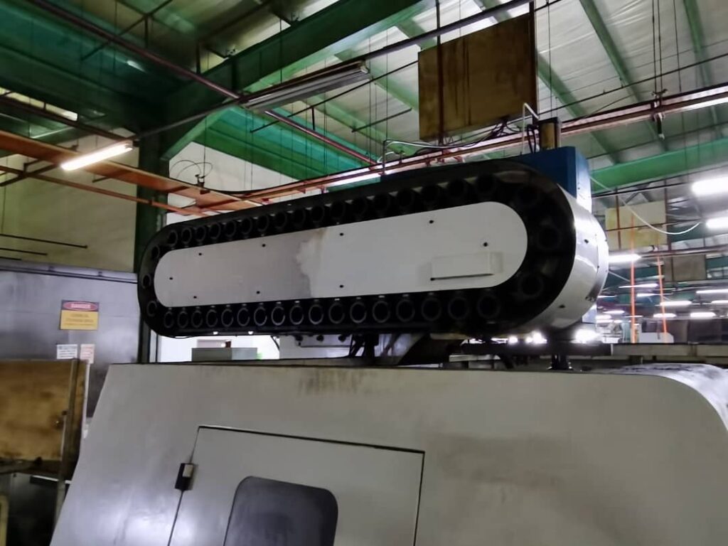 Extron MG32 Vertical Machining Center Machine - A.K. Machine Traders